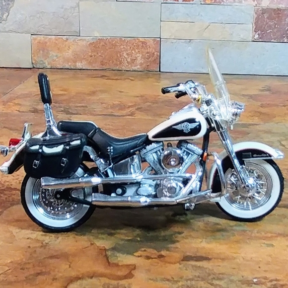maisto | Toys | Harley Davidson 993flstn Heritage Softail Model Vehicle ...